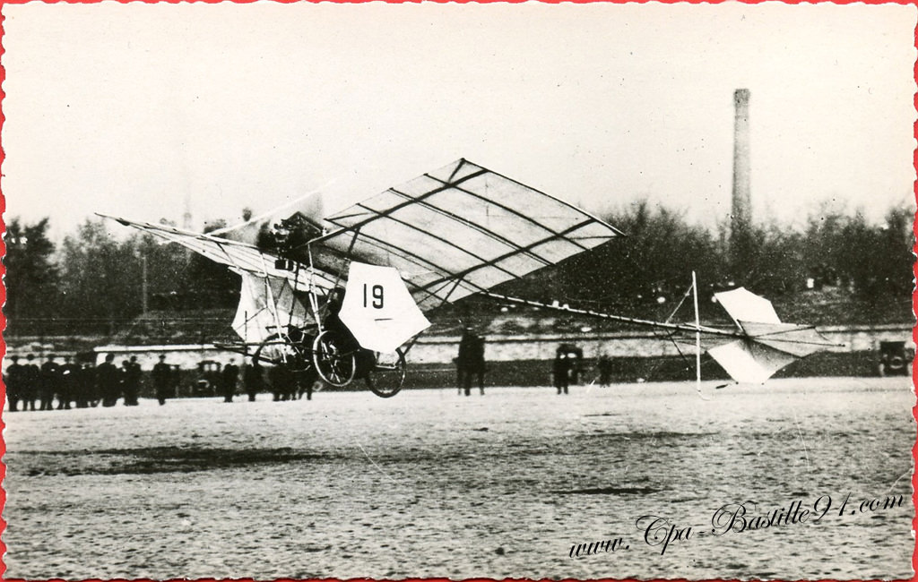 Histoire de l’aviation – En novembre 1907 la Demoiselle N°19 de Santos ...